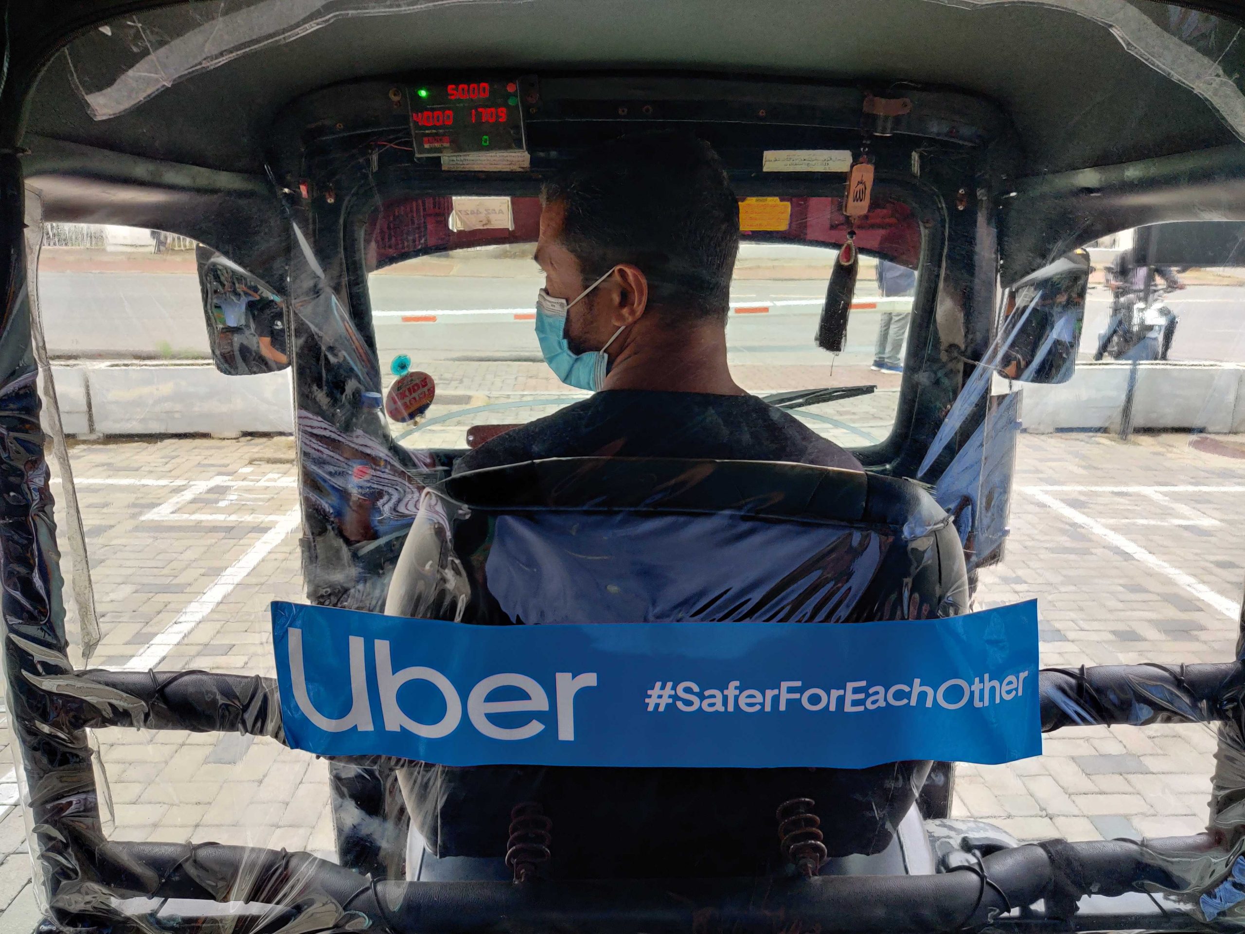Uber installs safety screens in over 1500 cars and tuks for safer rides ...