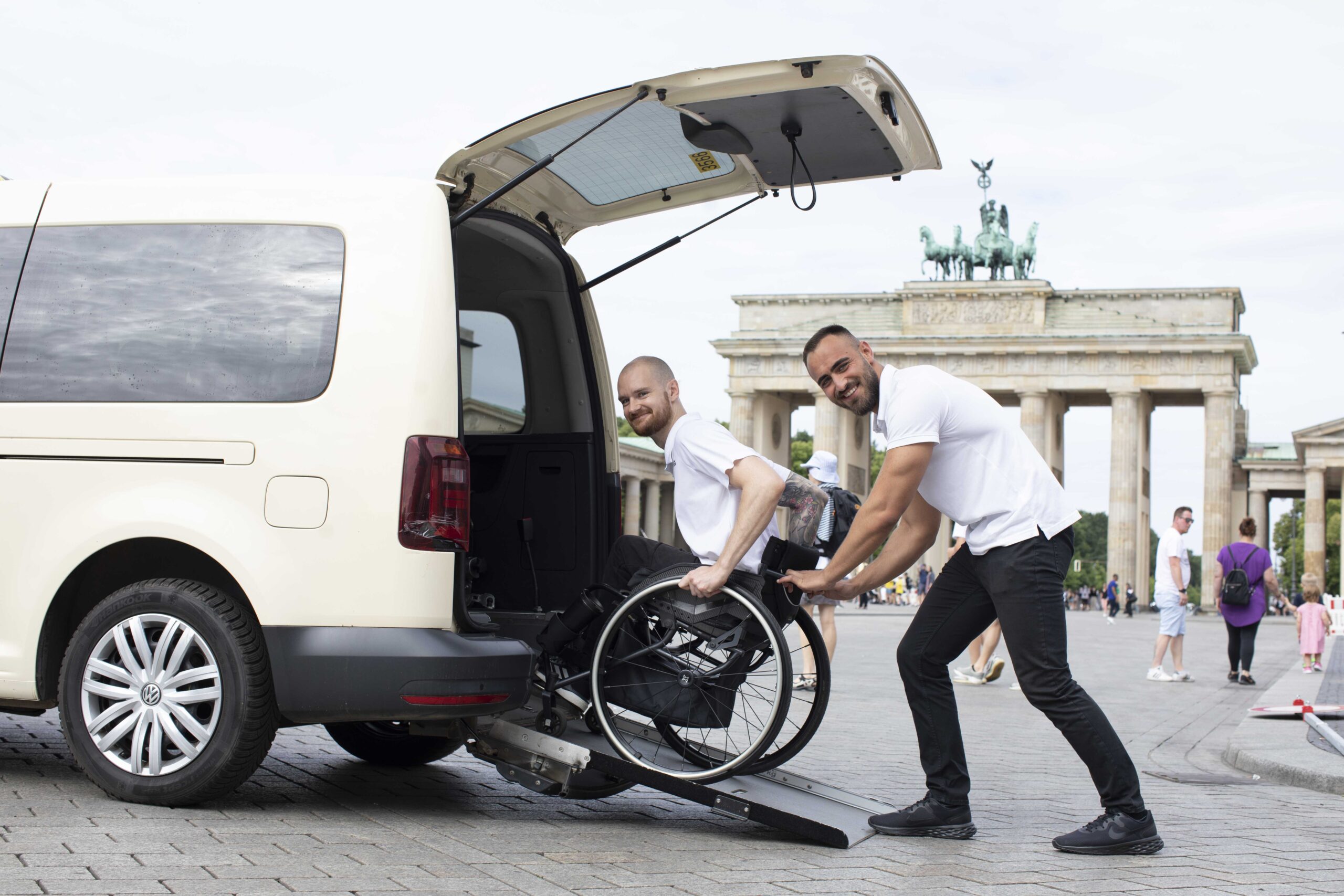 “Taxi Wheelchair”: Uber und Taxi-Partner schaffen neues Angebot für ...