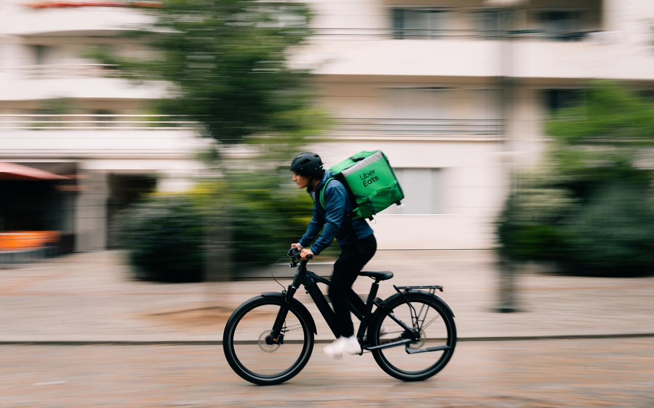 Uber Eats、飲食業界以外では初 「楽天モバイルショップ」にて 「Uber Direct」の提供を開始 クイックコマース実現を支援の最新ニュース | Uber ニュースルーム