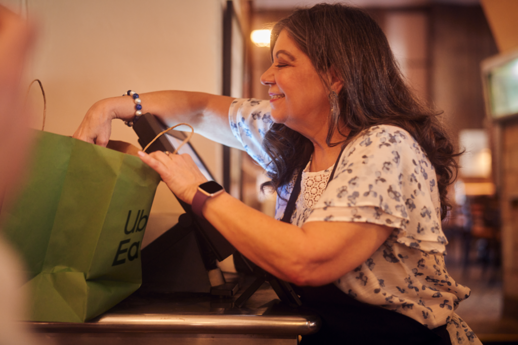 Últimas noticiasPara impulsar la economía de las PyMEs, Uber Eats lanza nuevo programa de ...