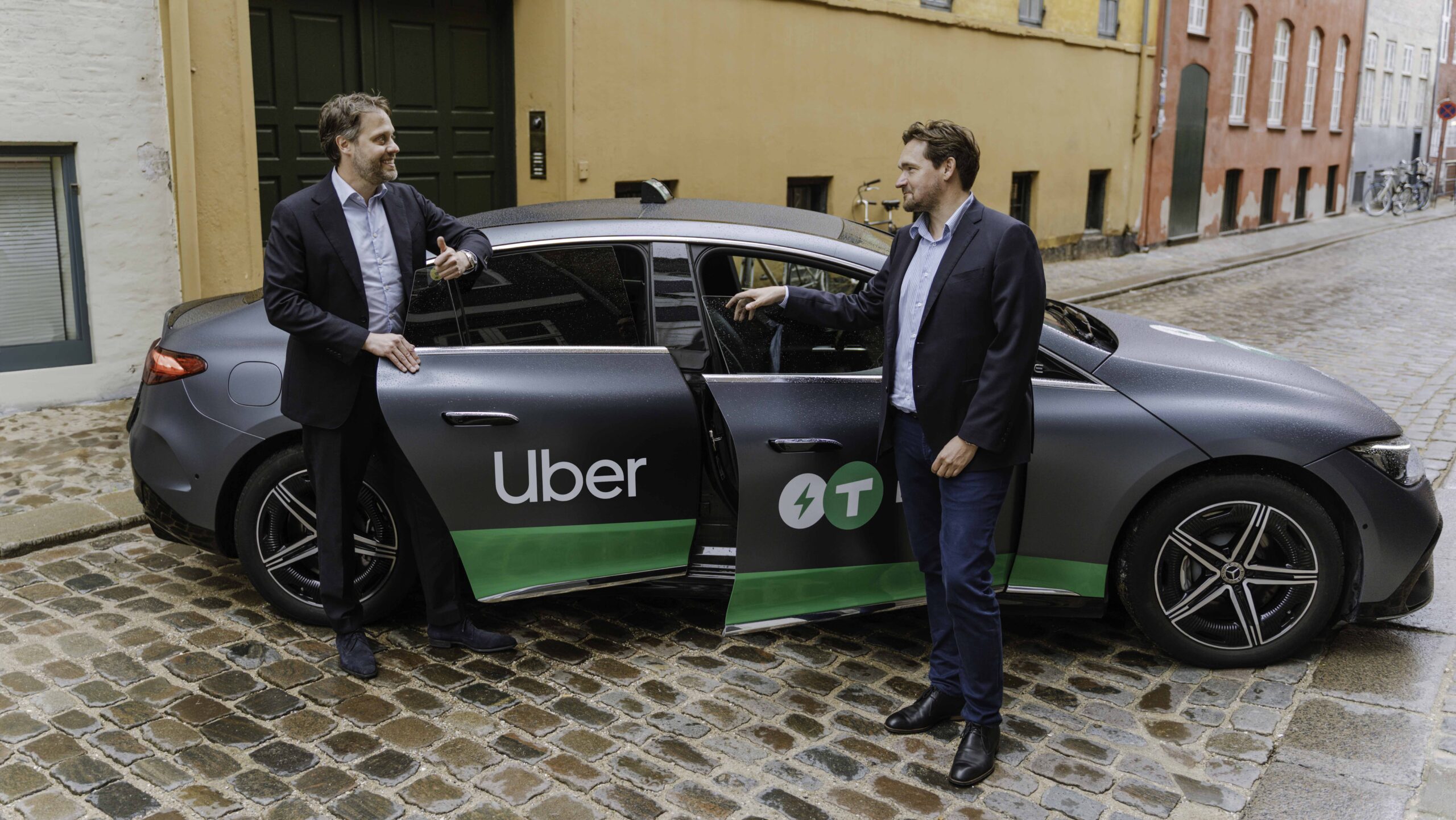 Uber køber Dantaxi fra Triton og styrker taxatilbuddet i hele Danmark Seneste nyheder | Uber Nyheder